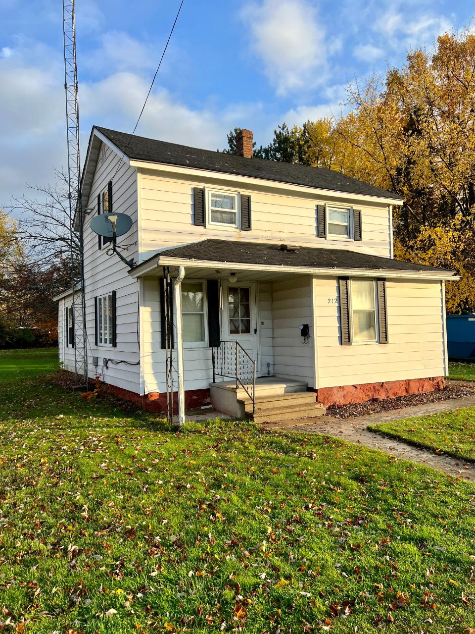 212 10th Ave - Xposure