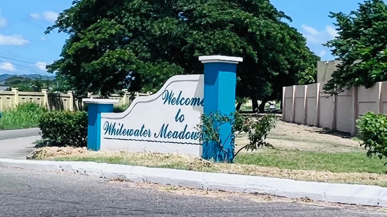 530 Whitewater Blvd, Whitewat - Xposure